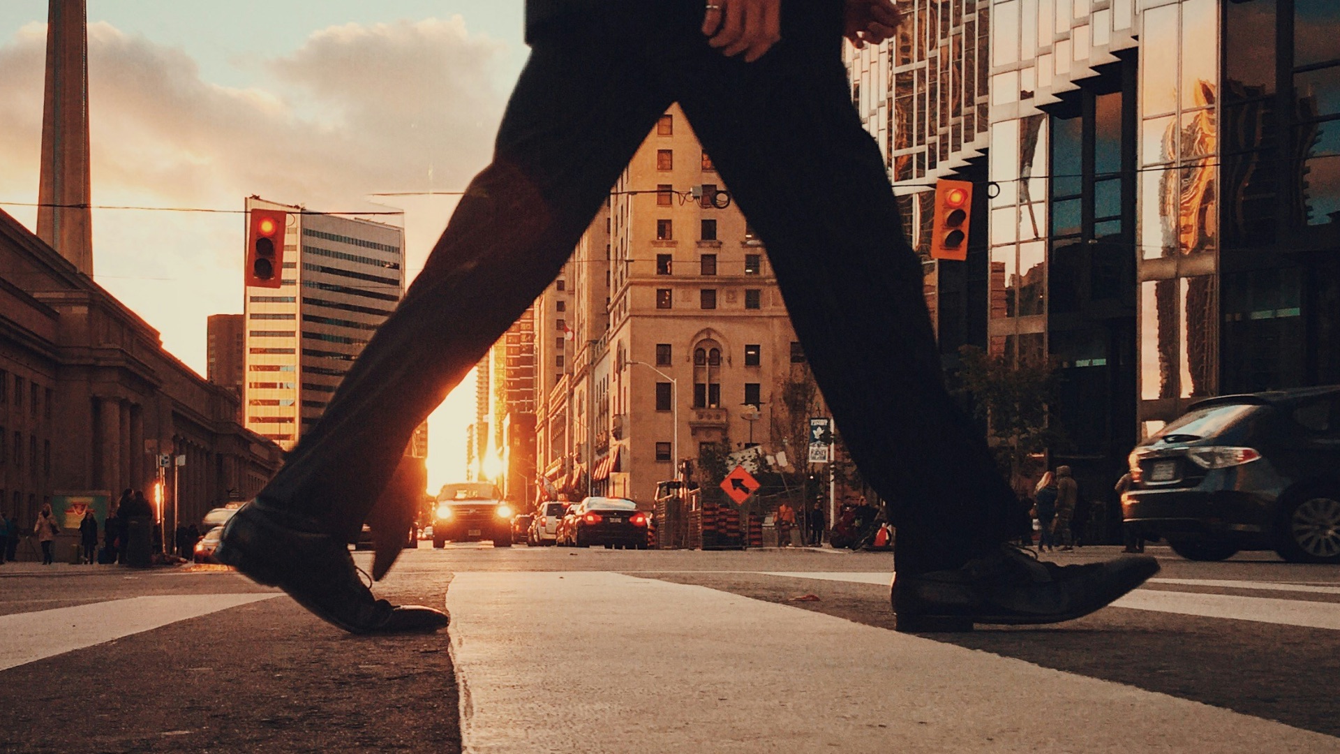 10 Unexpected Benefits of Walking Backwards & 10 Ways to Put More ...