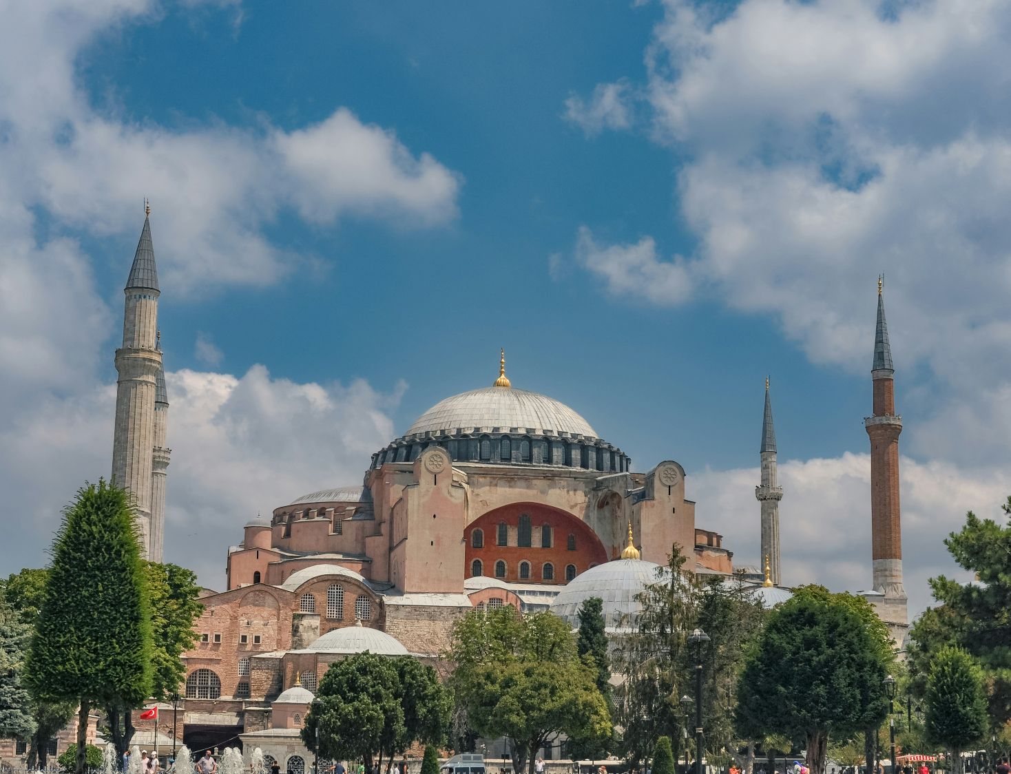 10 Empires That Fell Slowly & 10 That Collapsed Overnight - HistorySnob