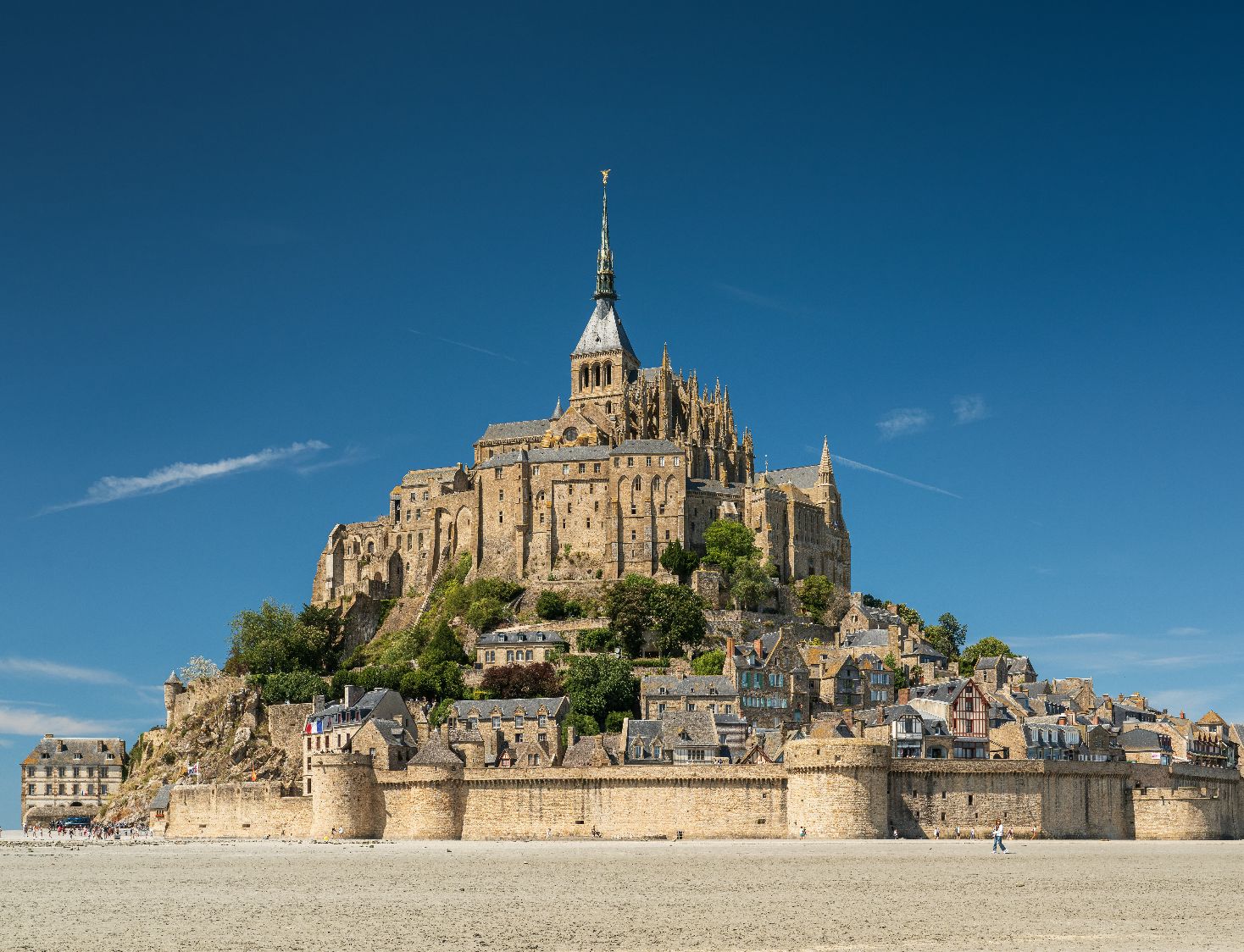 10 Mighty Castles That Defied Armies & 10 That Fell In Flames - HistorySnob