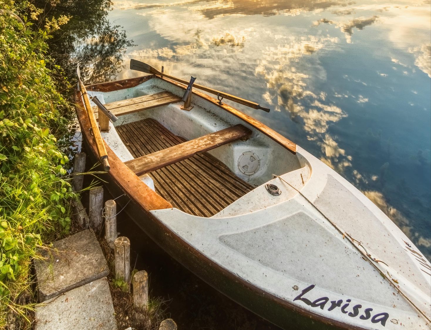 10 Reasons To Own A Boat & 10 Reasons It’s A Useless Purchase ...