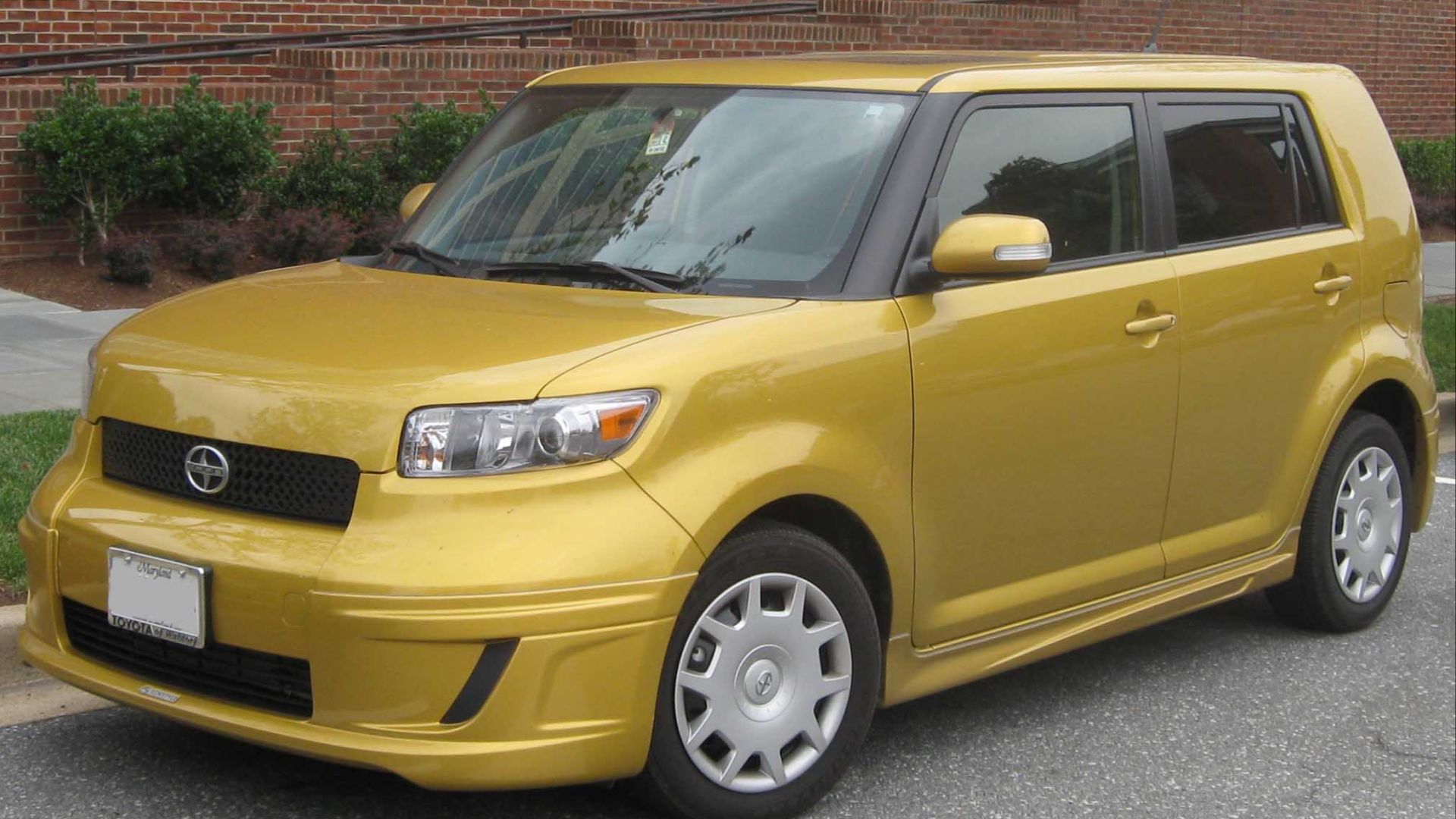 20 Weird-Looking Cars That Are Surprisingly Popular - MotorSearches