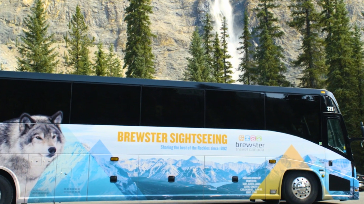 20 Canadian Bus Tours Everyone Should Splurge On - RoughMaps