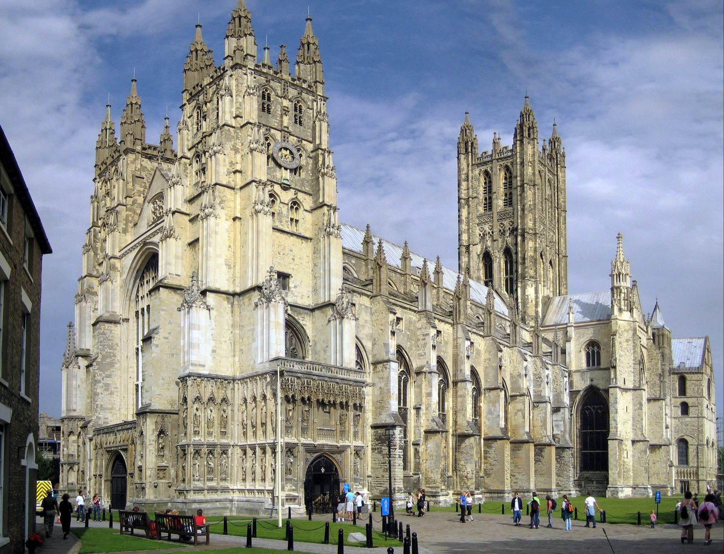 The 20 Most Stunning Cathedrals To See Across The UK - RoughMaps