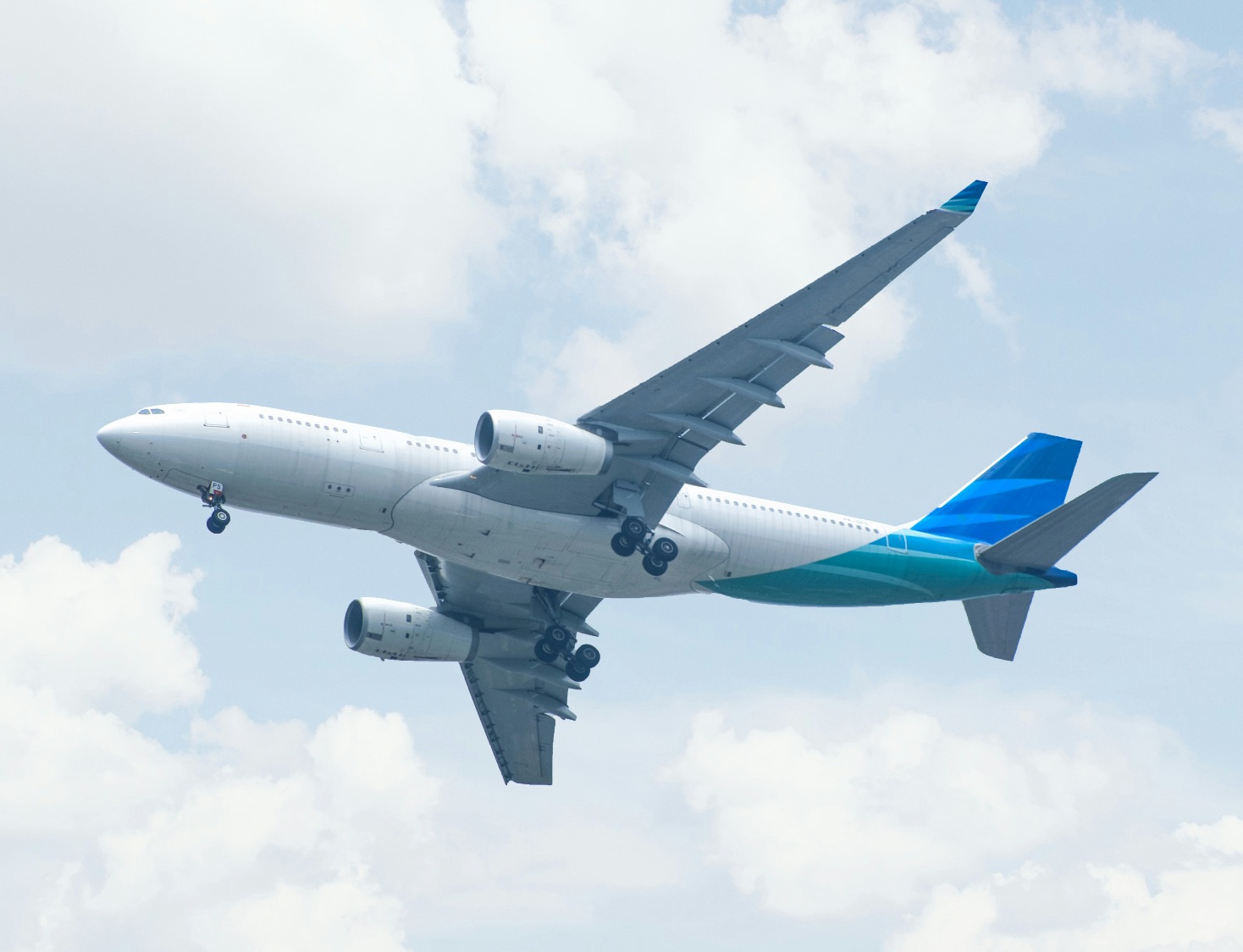 Bumpy Ride: 10 Things You Should Know About Turbulence & 10 Tips to ...