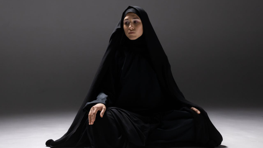 20 Articles Of Clothing Worn For Religious Beliefs Across Different ...