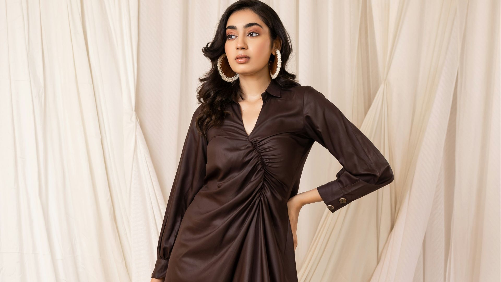 10 Colors That Look Slimming & 10 Colors That Don't - SheFashionable