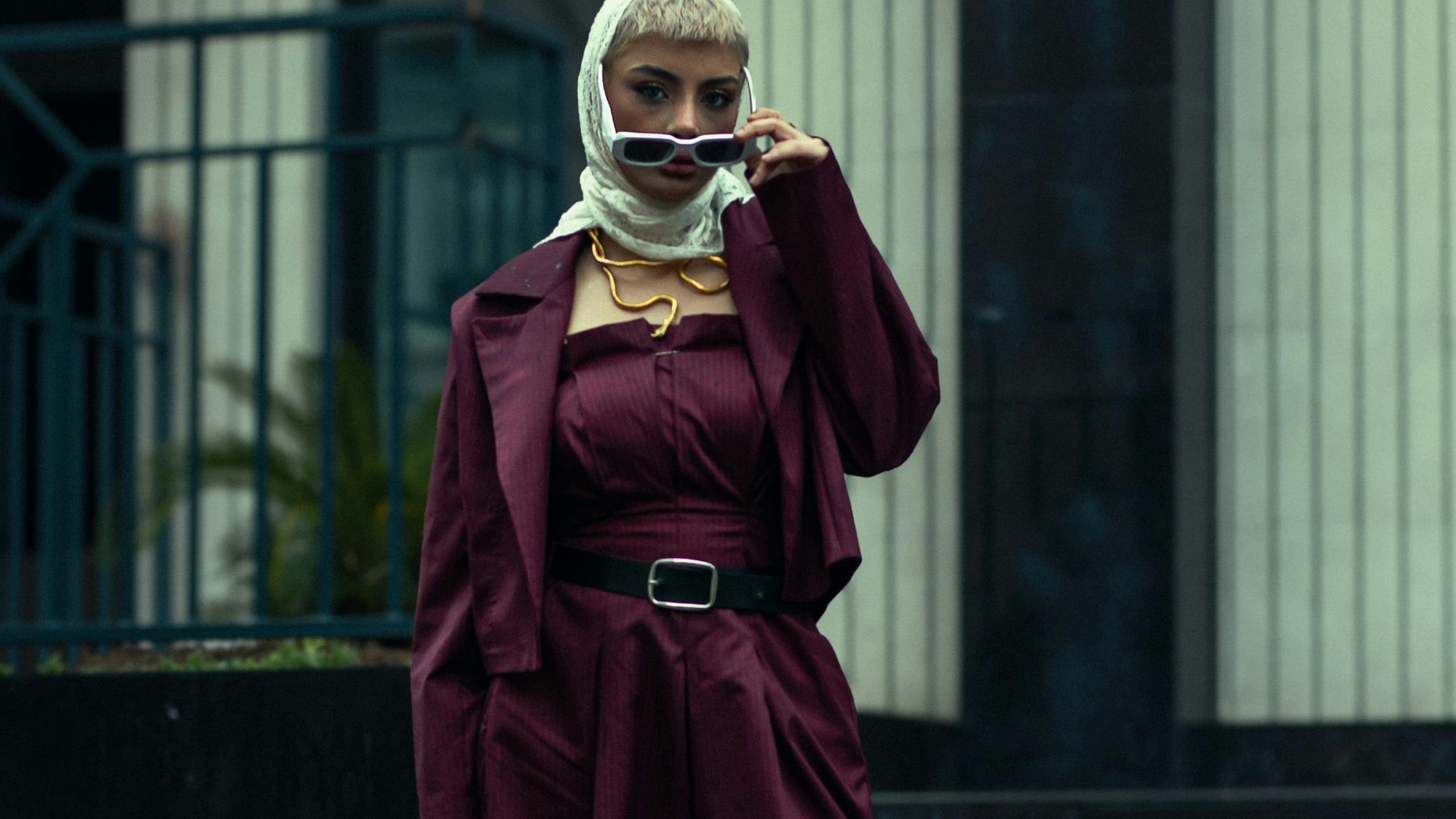 10 Colors That Look Slimming & 10 Colors That Don't - SheFashionable