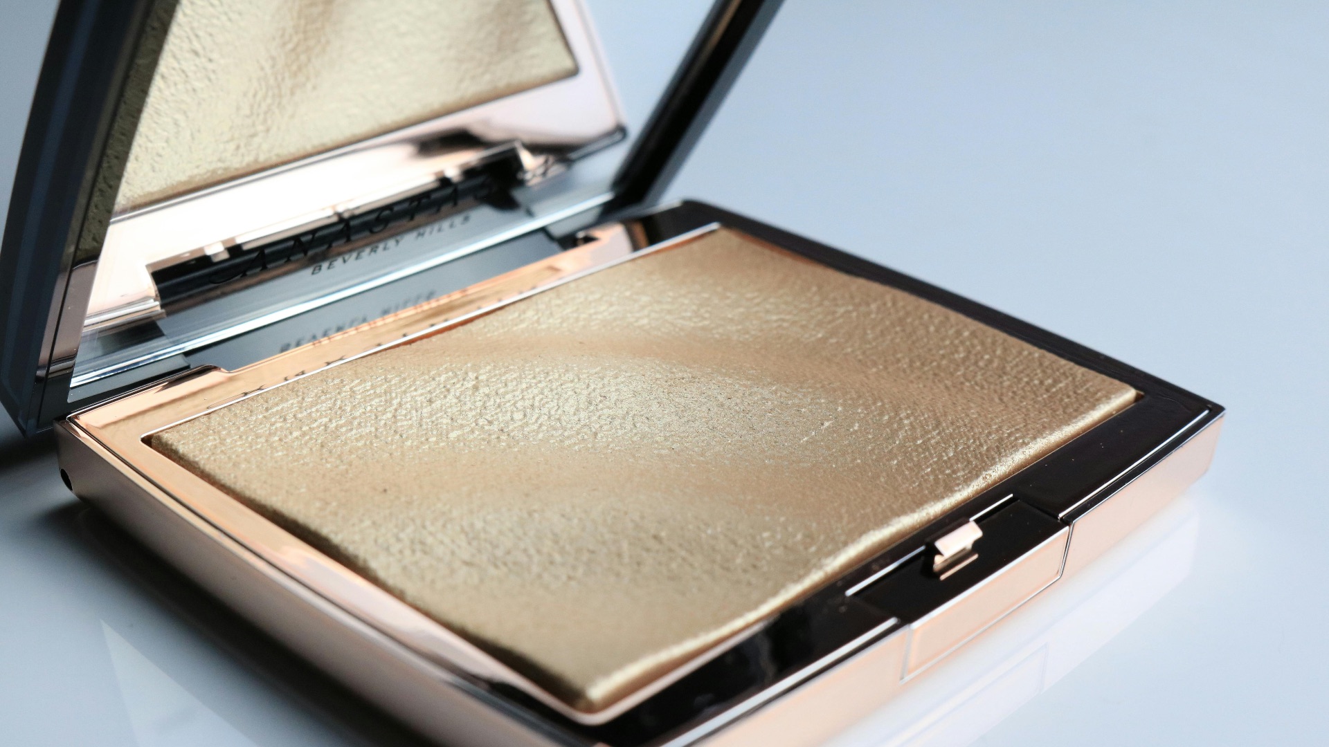 10 Signs Your Makeup Routine Is Outdated & 10 Ways to Modernize It ...