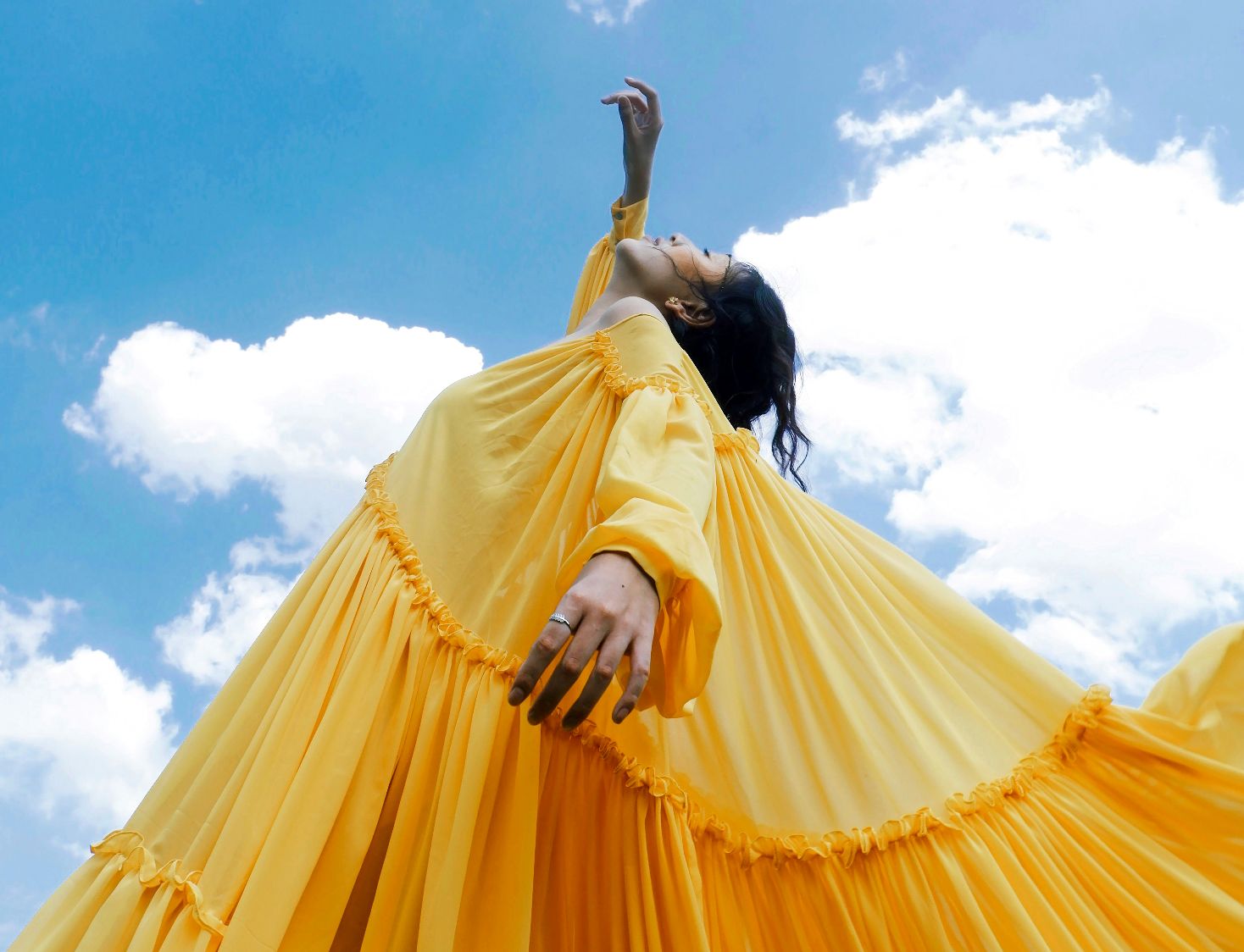 10 Maximalist Fashion Trends That Are In Right Now & 10 Minimalist Ones ...