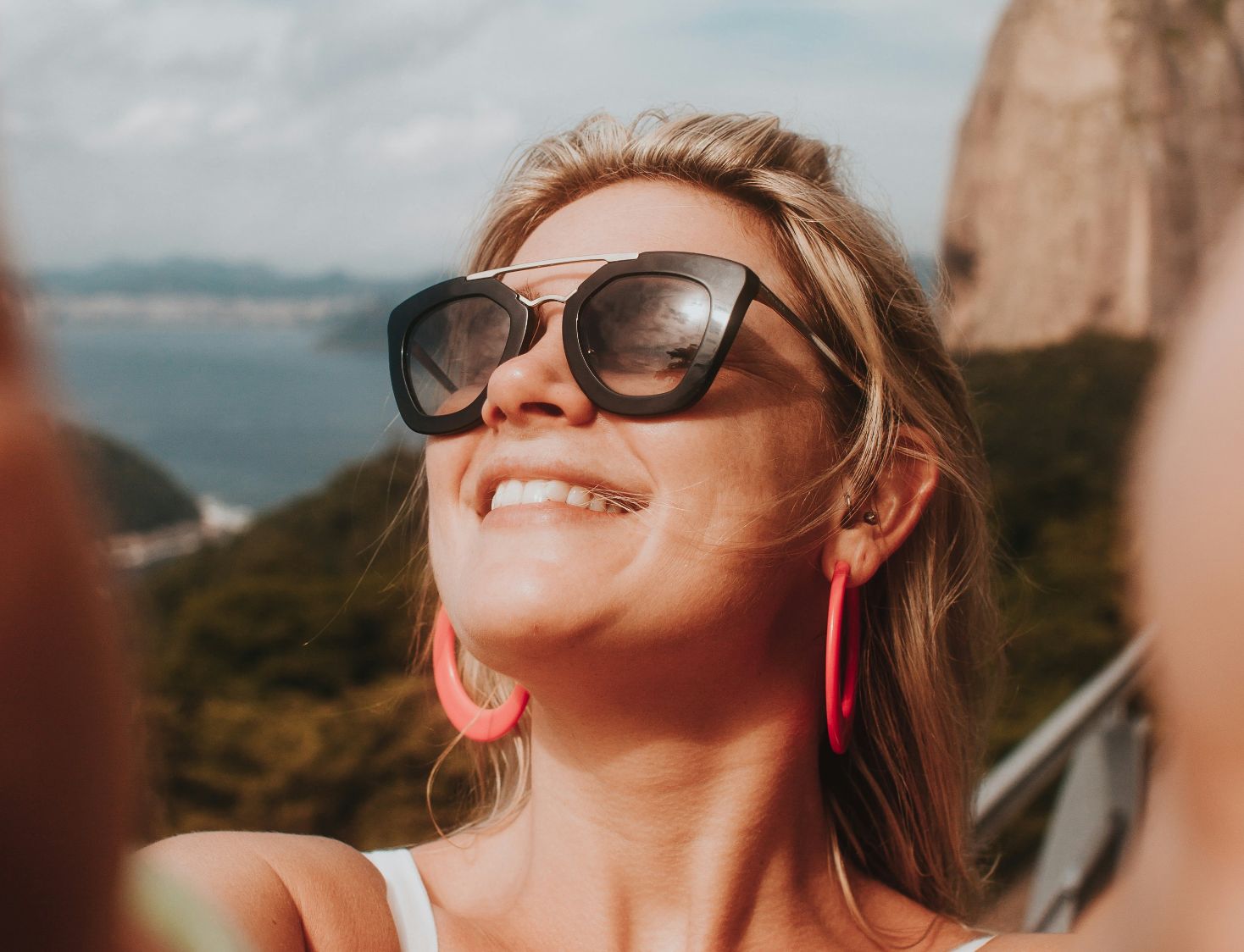 20 Tips For Looking Good In Photos - SheFashionable