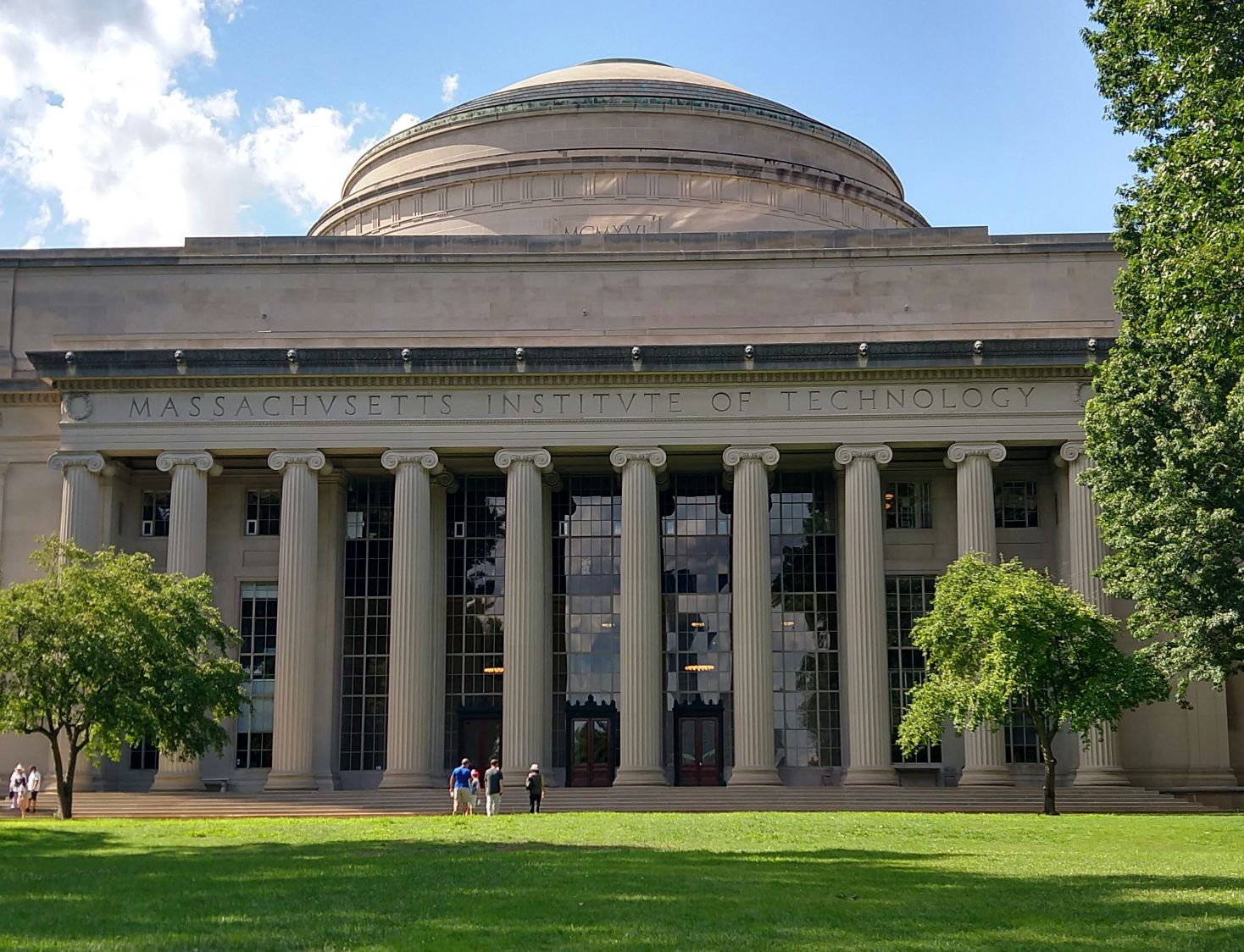 MiT Is Focusing On Robotics, And They Just Created A New Kind Of Life ...
