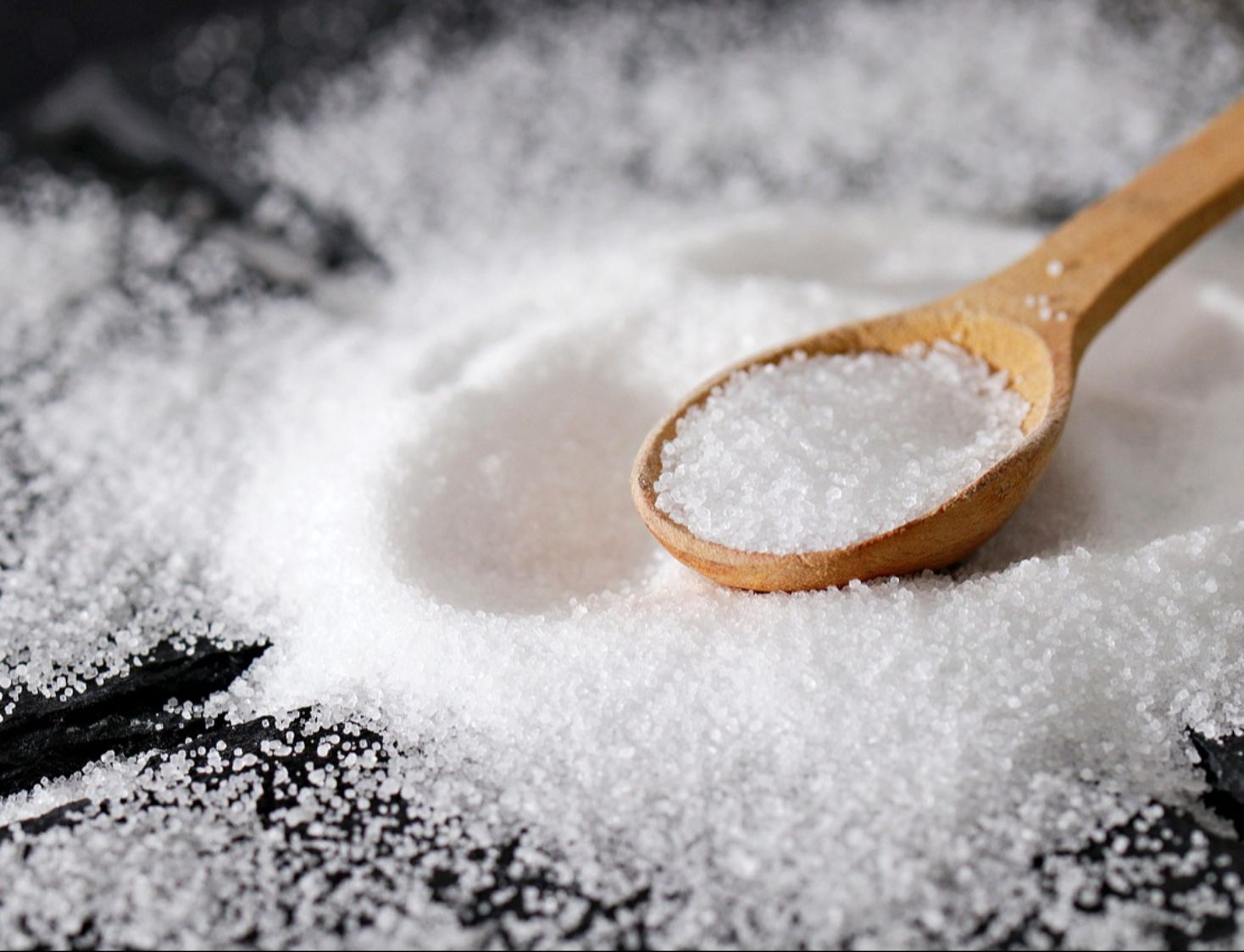 How Adding A Pinch Of Salt To Fruit Enhances Its Sweetness - TheSpicyChefs