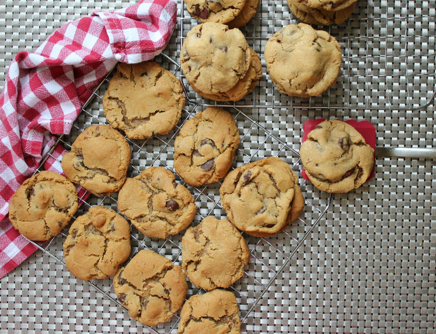 20 Expert Tips For Baking The Best Chocolate Chip Cookies - TheSpicyChefs