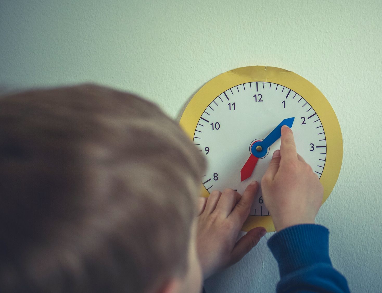 Our Digital Era: Studies Show Kids Can No Longer Read Analog Clocks ...